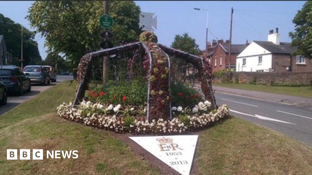 Britain in Bloom awards: Woolton wins urban gardening award - BBC News