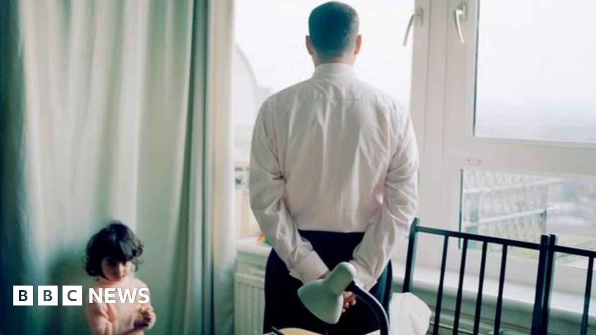 Depicting the Middlemen - BBC News