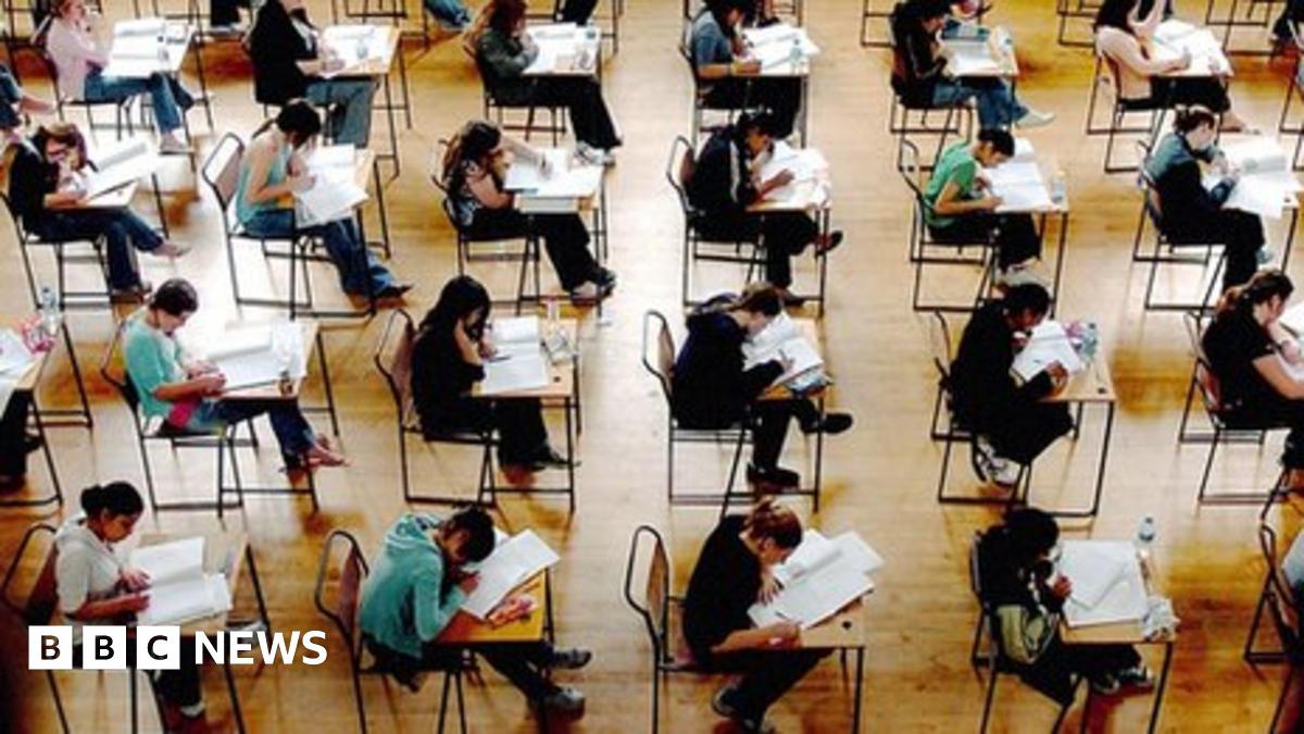 School league tables widen to eight subjects - BBC News