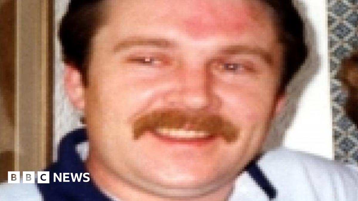 Man released over 1993 UVF murder of Joseph Reynolds - BBC News