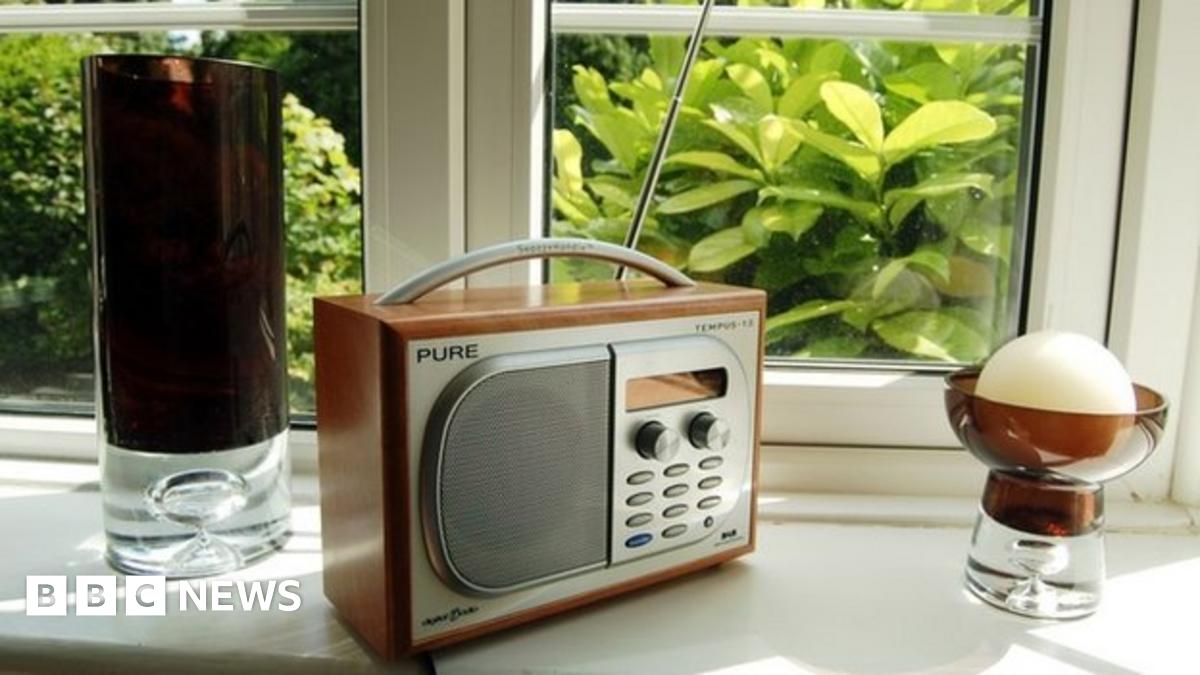 Local DAB radio begins broadcasting in Gloucestershire - BBC News