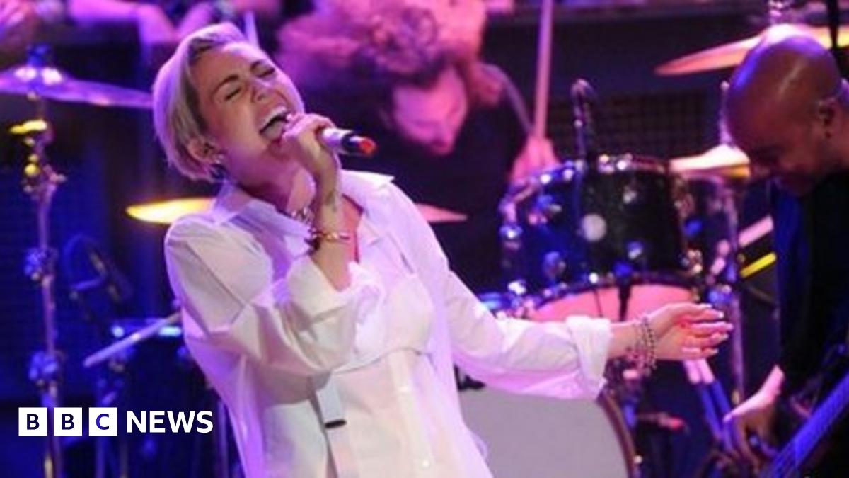 Miley Cyrus to perform at MTV Europe Music Awards 2013 - BBC News