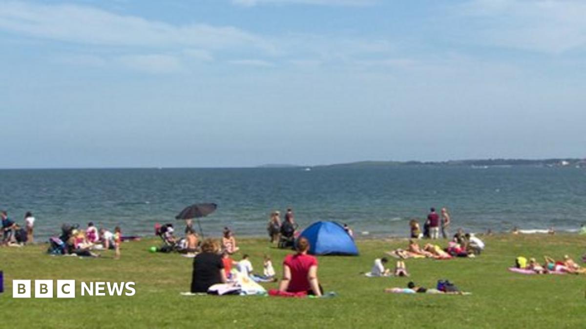 Northern Ireland bathing water quality at best recorded level - BBC News