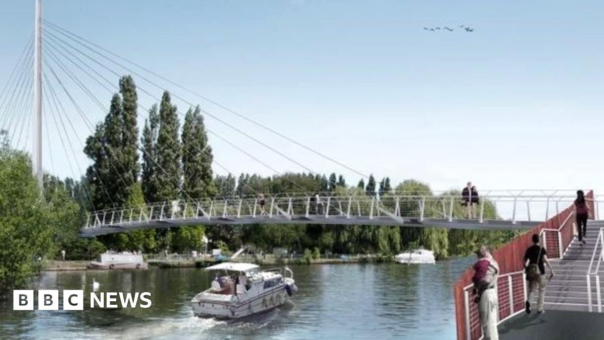 Reading Thames pedestrian and cycling bridge approved - BBC News