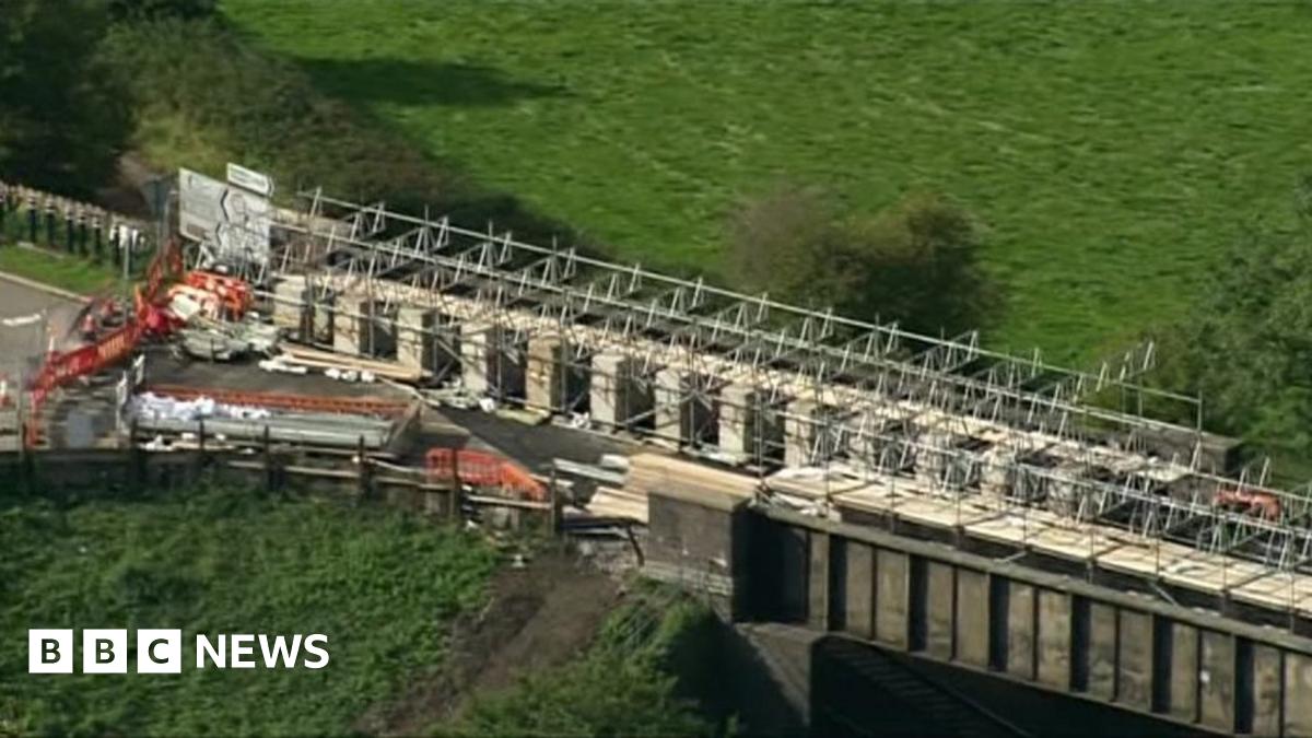 Somerset bridge closed for 19 weeks is partially reopened - BBC News