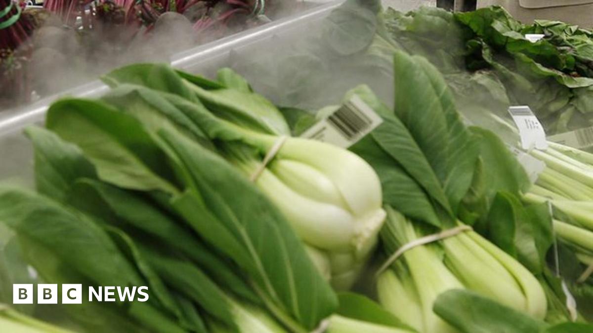 Tesco says almost 30,000 tonnes of food 'wasted' - BBC News