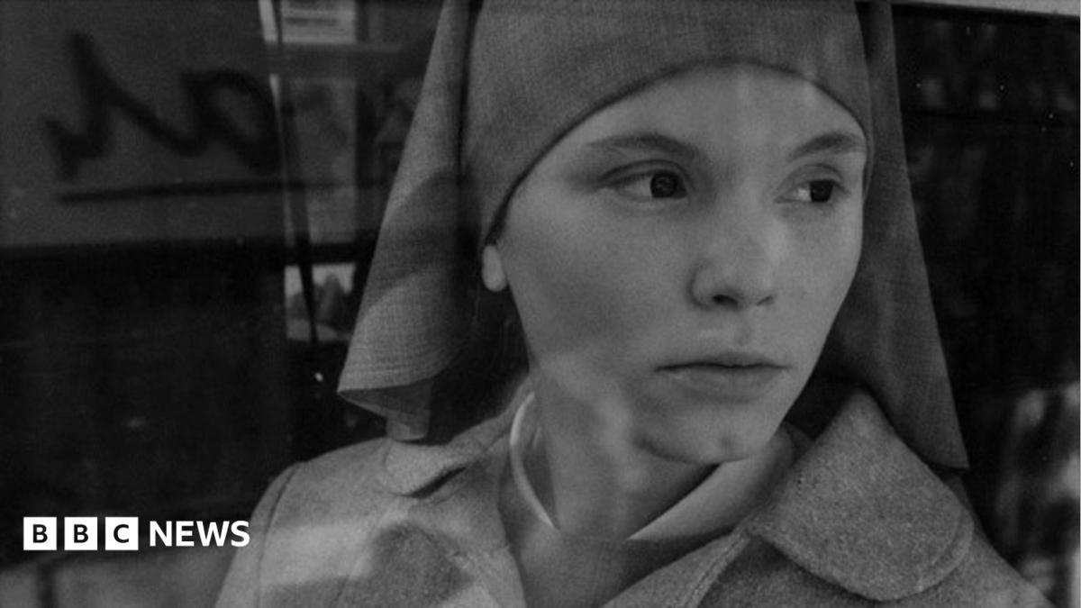 Polish film Ida wins double awards in Warsaw and London - BBC News