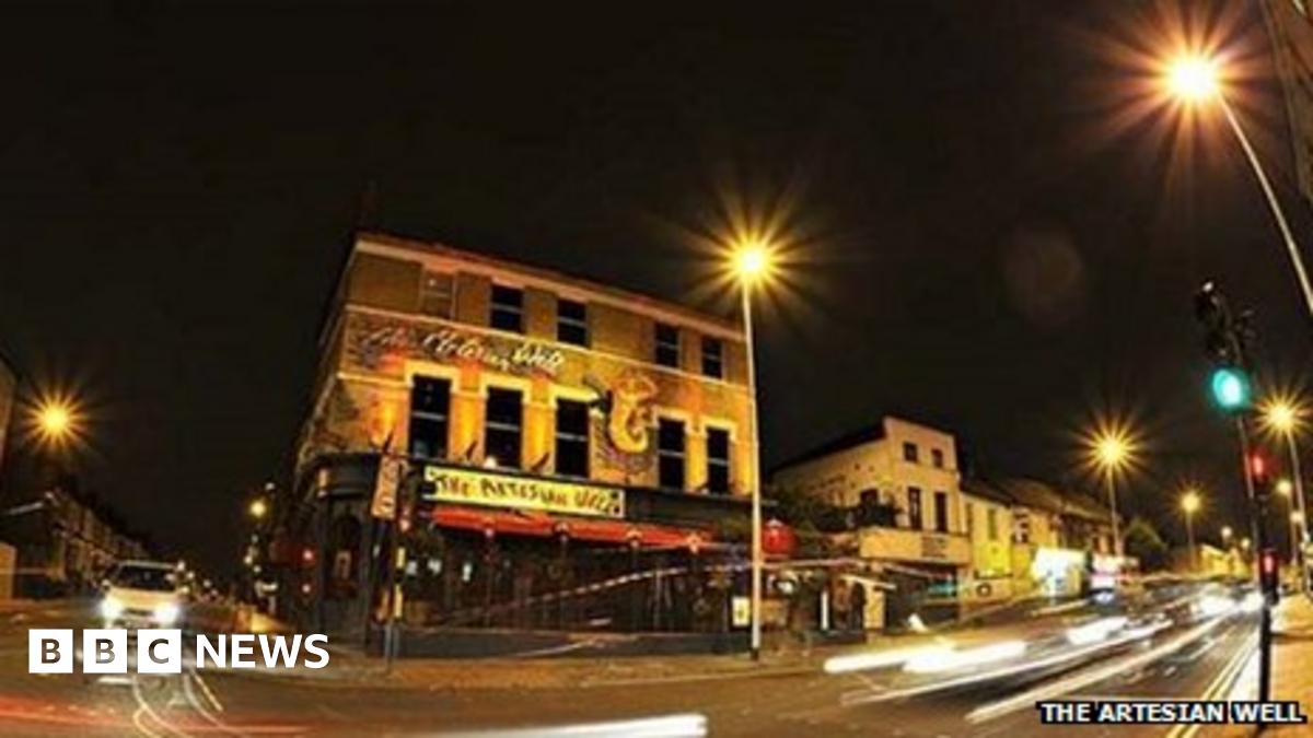 Clapham clubs face midnight alcohol sale ban - BBC News