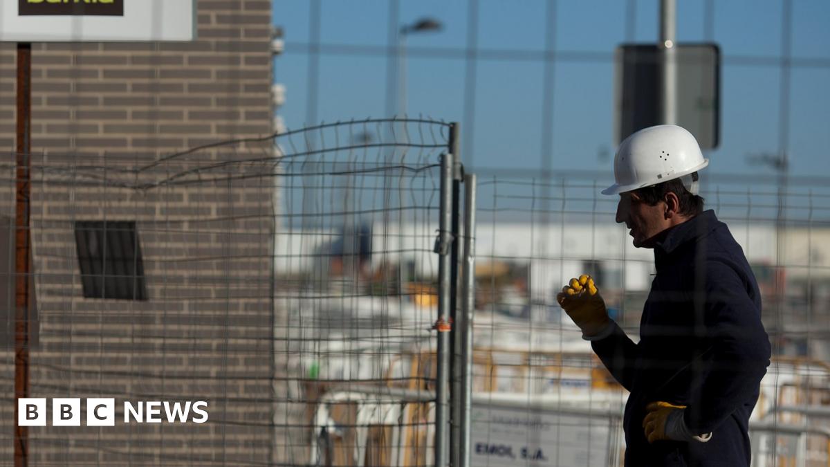 Spain ends two-year recession with 0.1% growth - BBC News