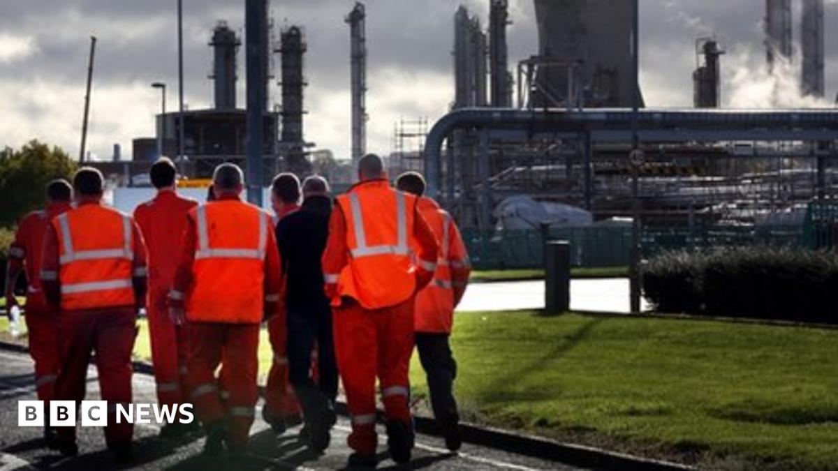 Grangemouth dispute: Ineos says petrochemical plant will close - BBC News