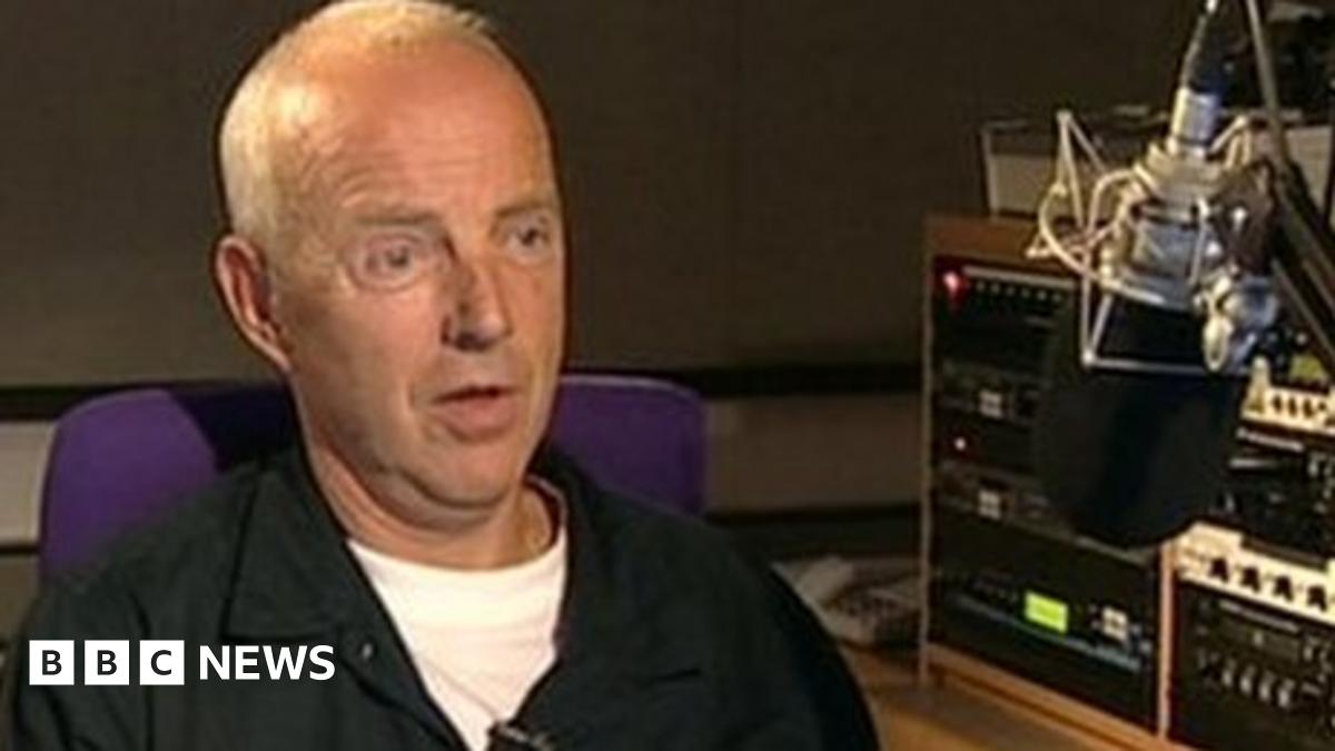 Ray Teret charged with sex offences against teen girls - BBC News