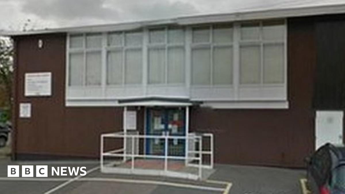 Luton library closures announced due to £1.5m funding cut - BBC News