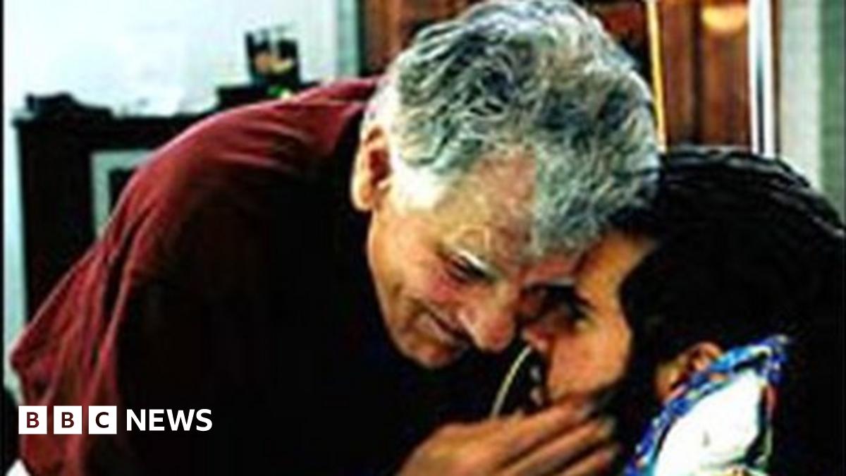 Lorenzo's Oil creator Augusto Odone dies - BBC News