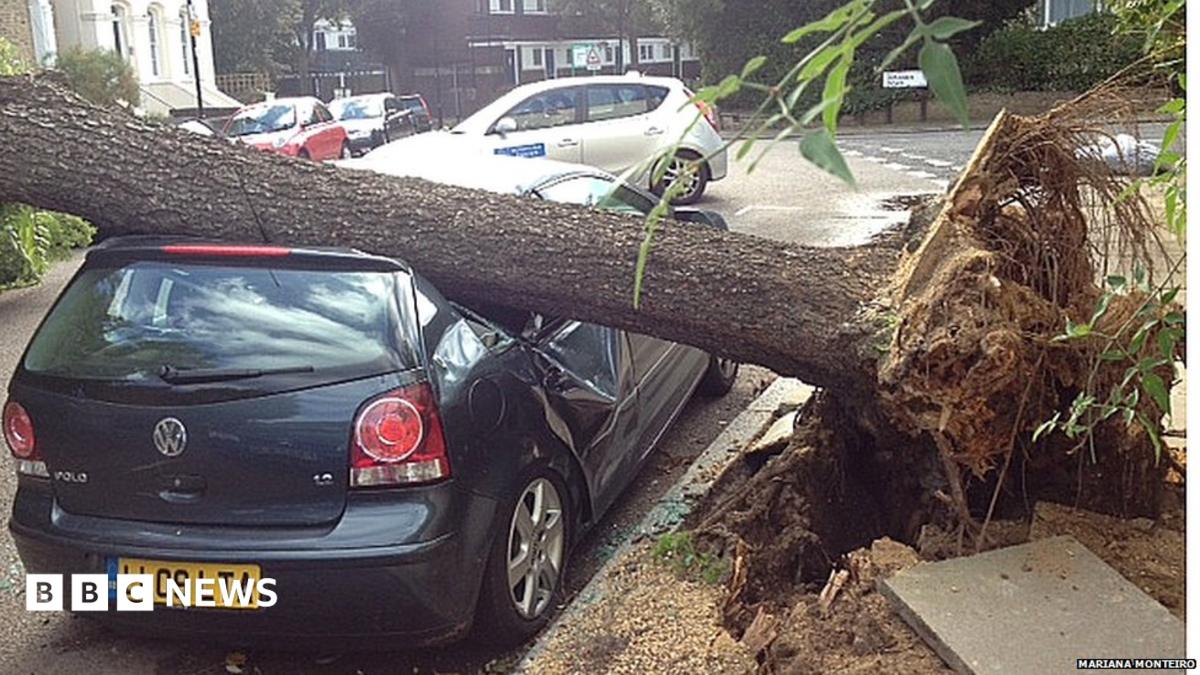 In pictures: Storm approaches England and Wales - BBC News