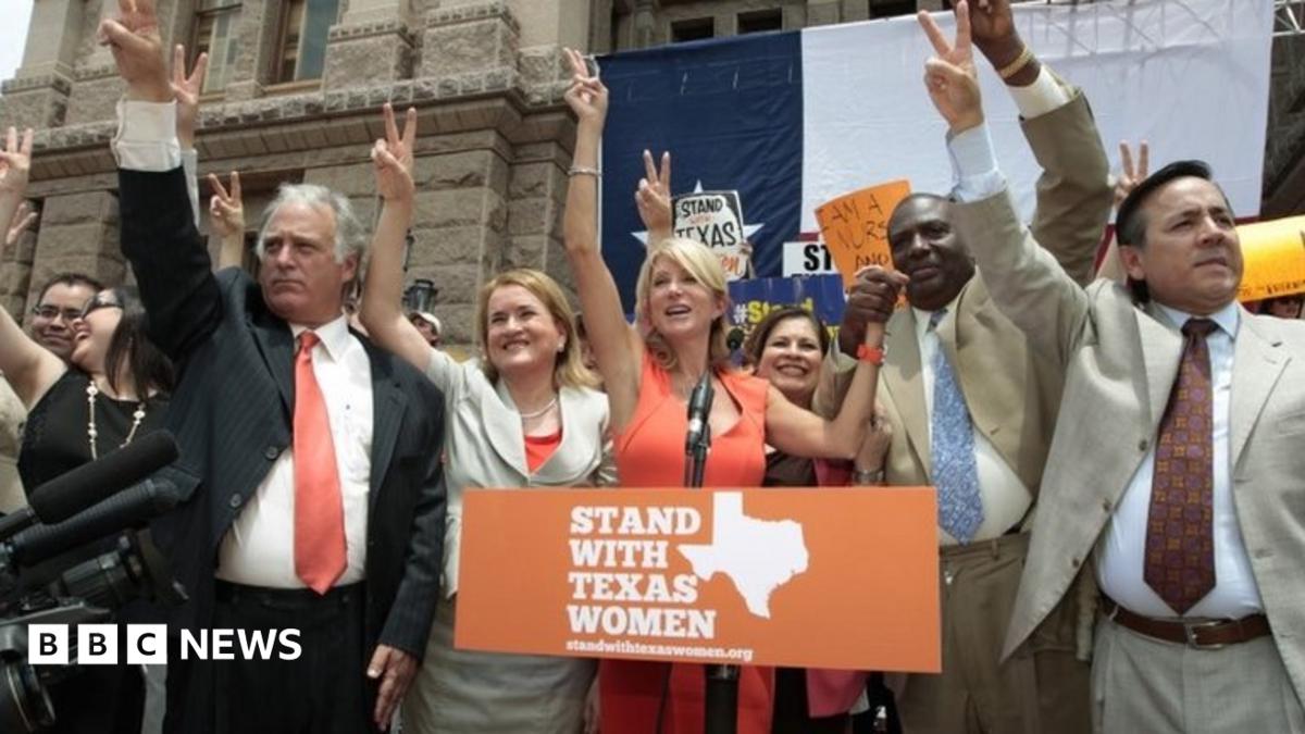 Texas judge blocks abortion restrictions - BBC News