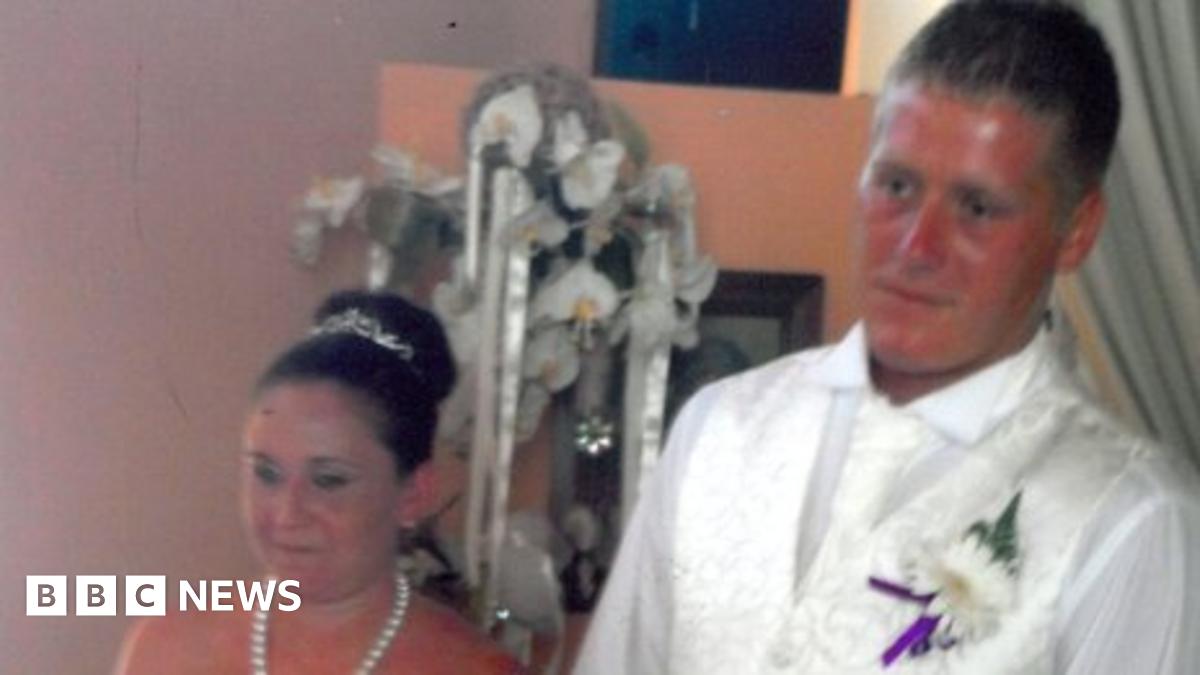 New bride Gemma Hannigan's tribute to husband Simon - BBC News