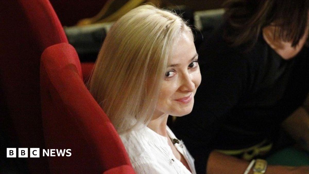 Costa Concordia trial: Captain's lover was on bridge - BBC News
