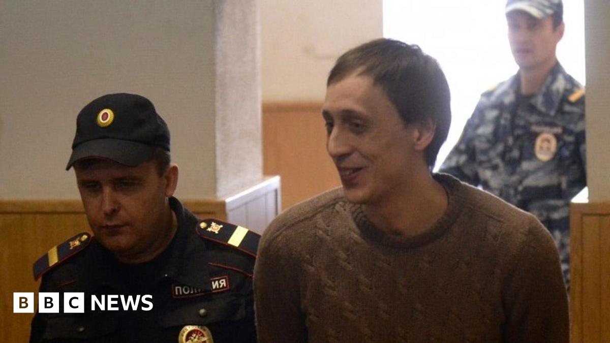 Bolshoi acid attack: Dancer Dmitrichenko denies role - BBC News
