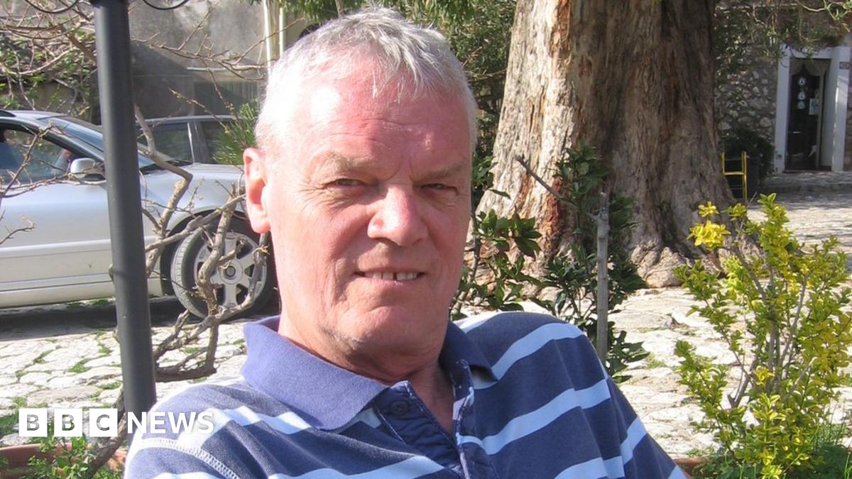 BBC Scotland television producer Brian Barr dies - BBC News