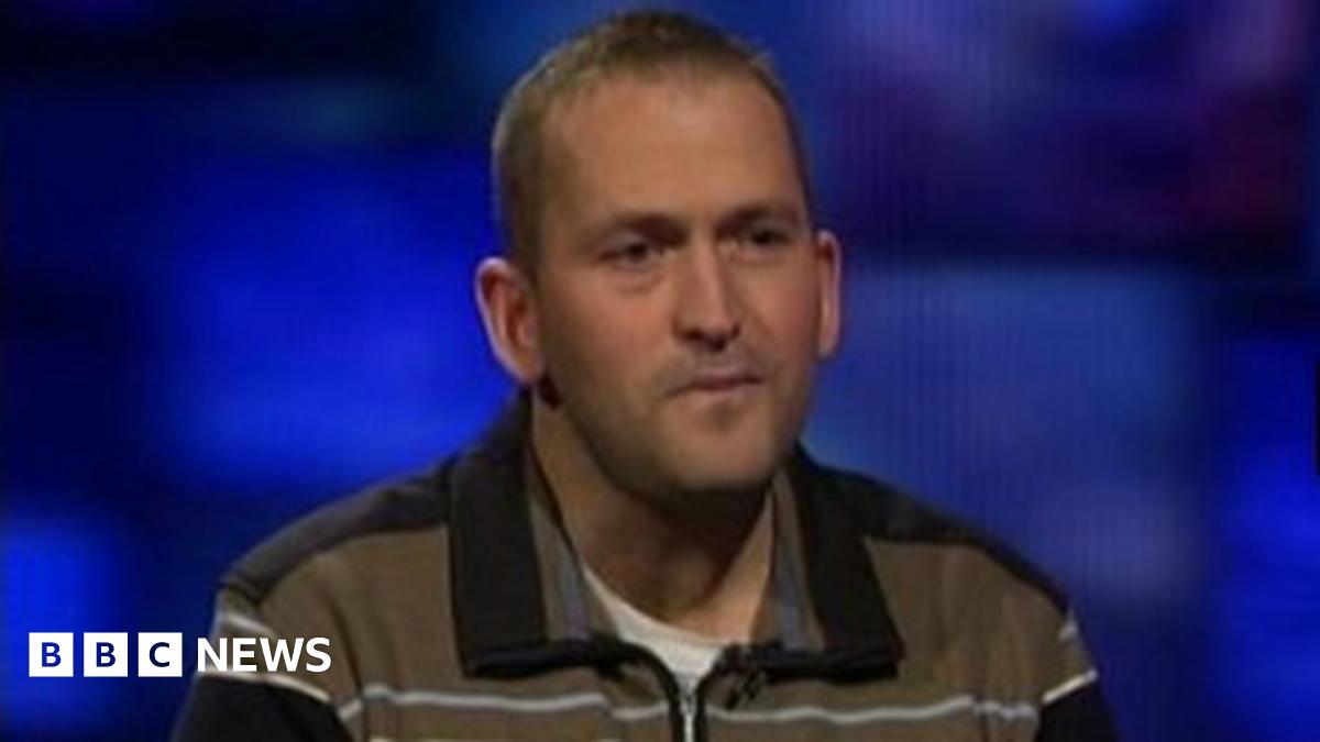 Hurler Conor Cusack reveals struggle with depression - BBC News