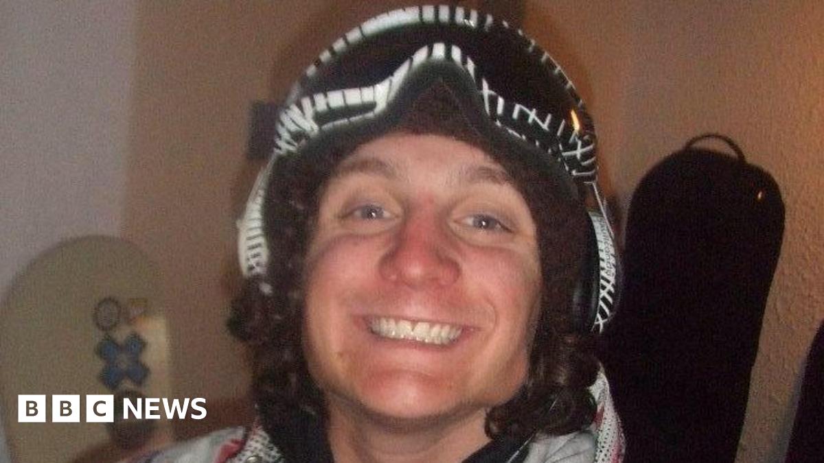 Tributes paid to car crash victim Ryan Carney - BBC News