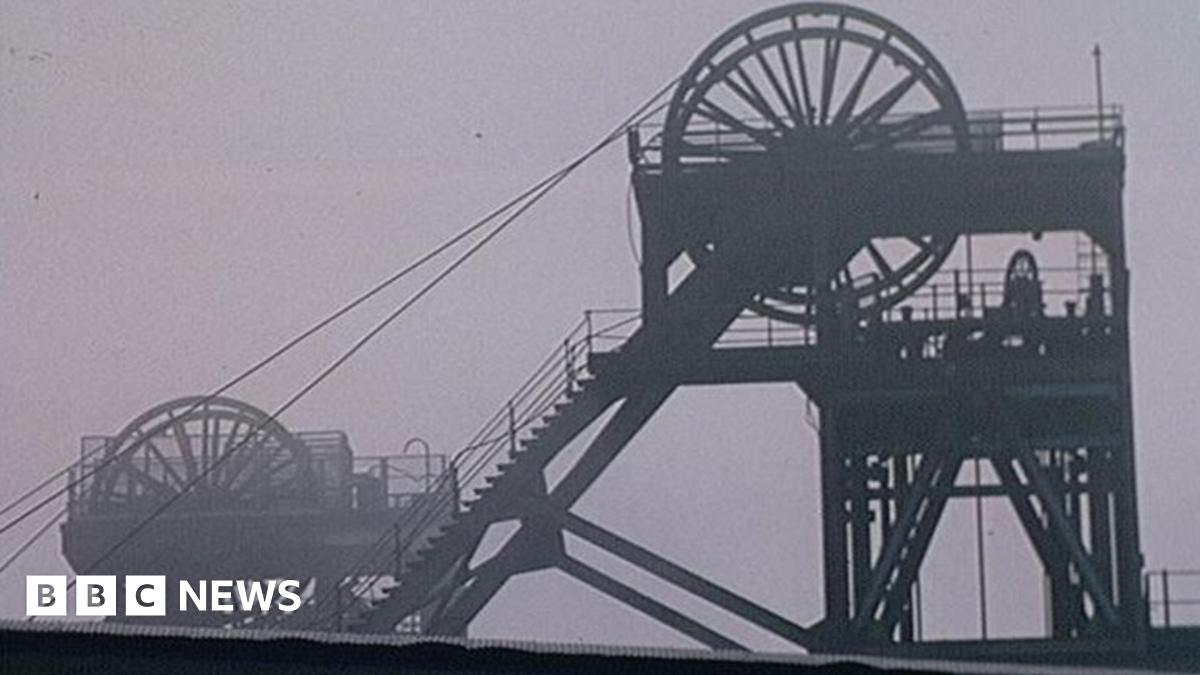Bullcroft Colliery coal waste to be reclaimed from tip - BBC News