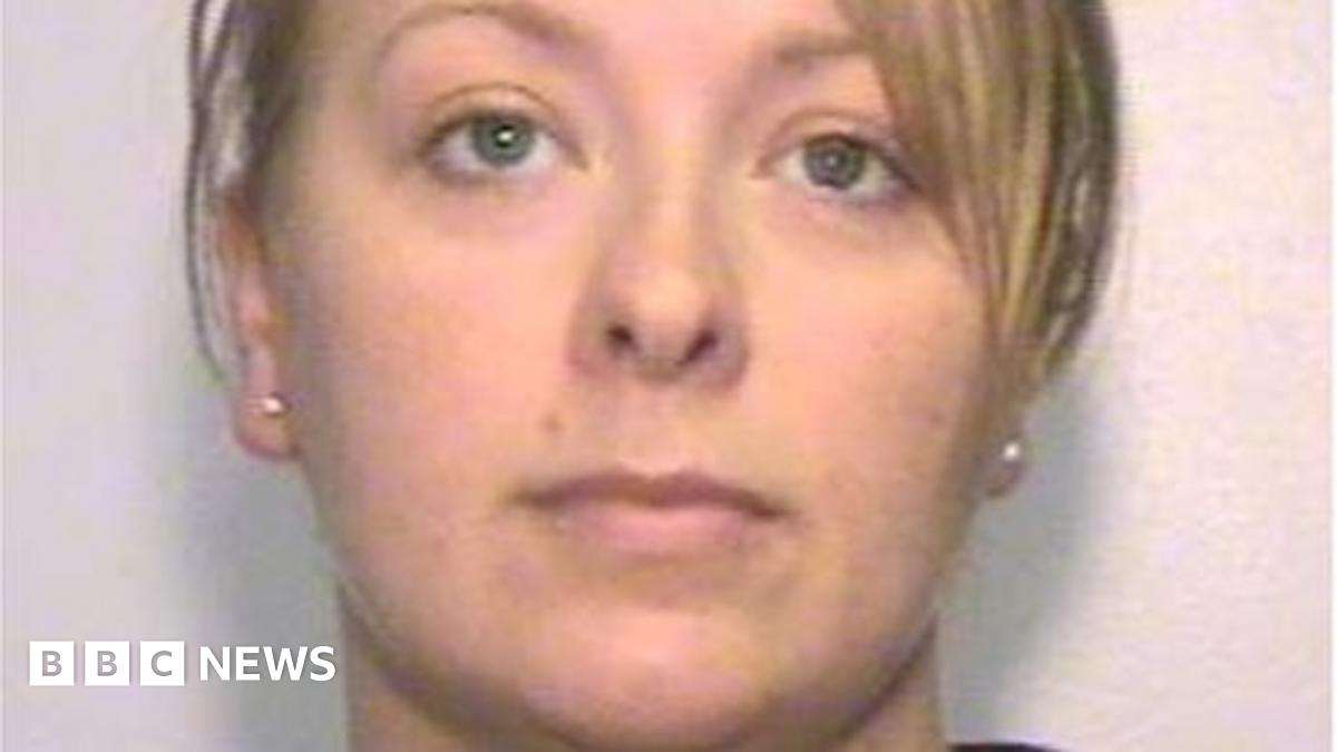 Sarah McCabe: Salford solicitor's clerk jailed for texting inmate - BBC ...
