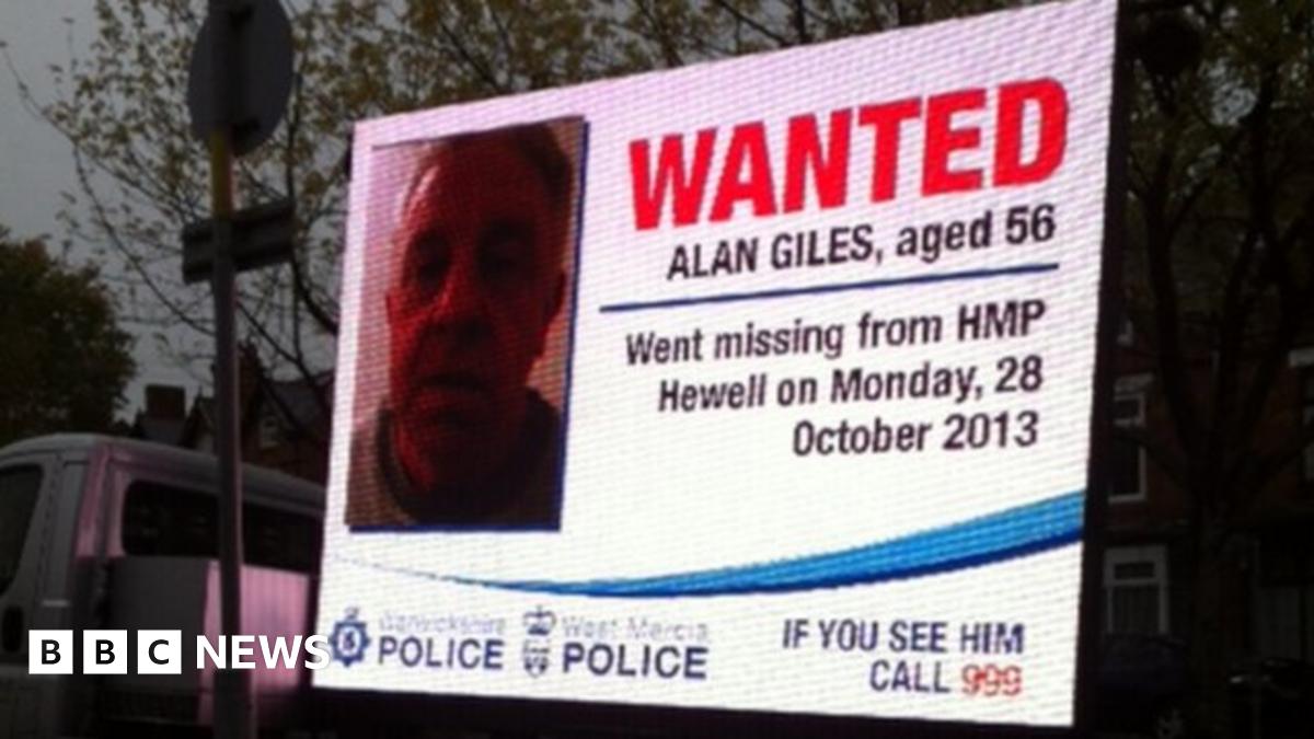 Missing killer Alan Giles' image displayed on touring police van - BBC News