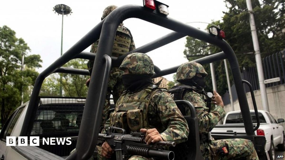 Thirteen Mexicans killed in gun battles in Matamoros - BBC News