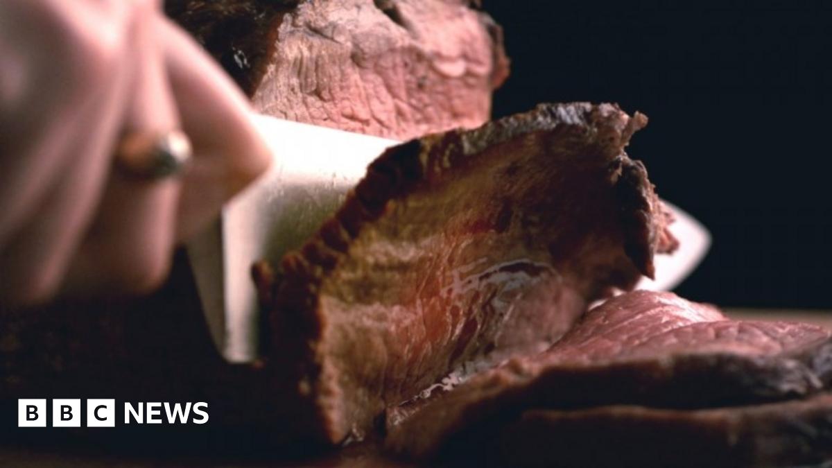 Daventry beef theft: White van sought over warehouse raid - BBC News