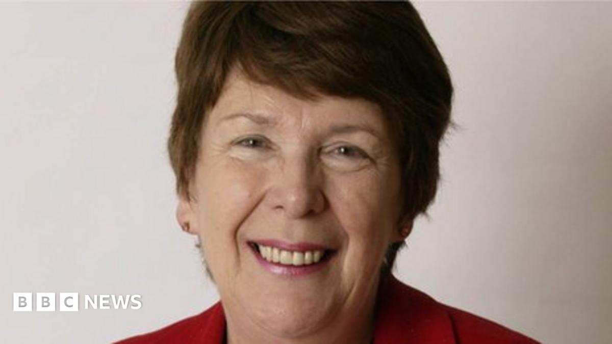 Labour MSP Helen Eadie treated for cancer. - BBC News