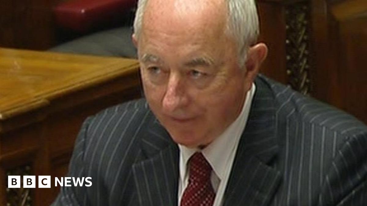 Judge Desmond Marrinan 'unfairly denied High Court job' - BBC News