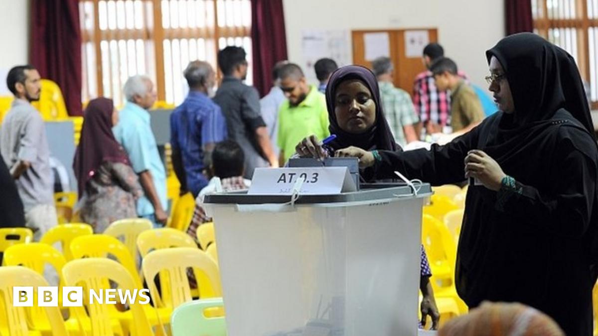Maldives holds fresh election for president - BBC News
