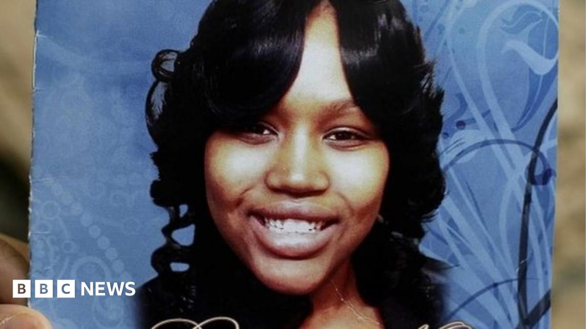 Renisha McBride, 19, was shot in face by Detroit homeowner - BBC News