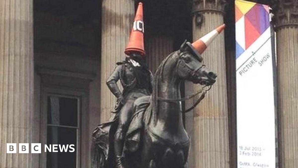 Plan dropped to end cone tradition on Glasgow's Wellington statue - BBC ...