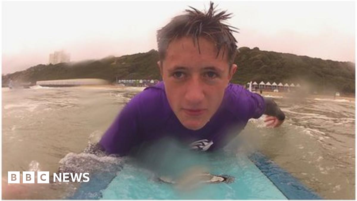 NHS-funded surf therapy to boost wellbeing - BBC News