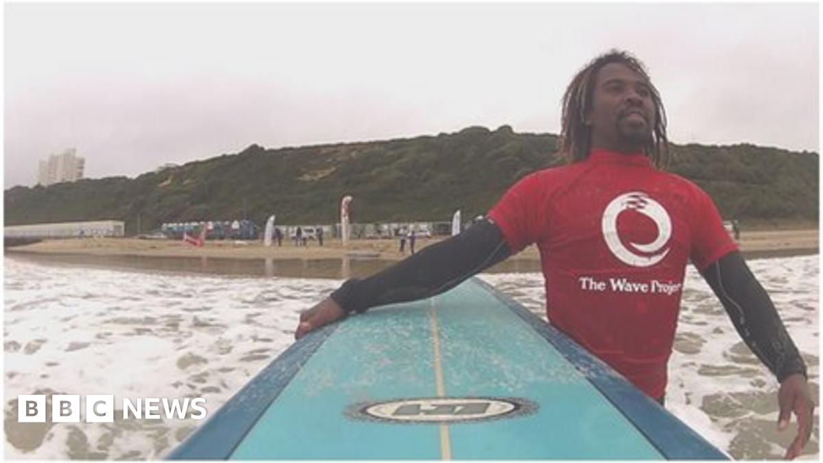 Wave Project: Dunbar surf school 'to improve well-being' - BBC News