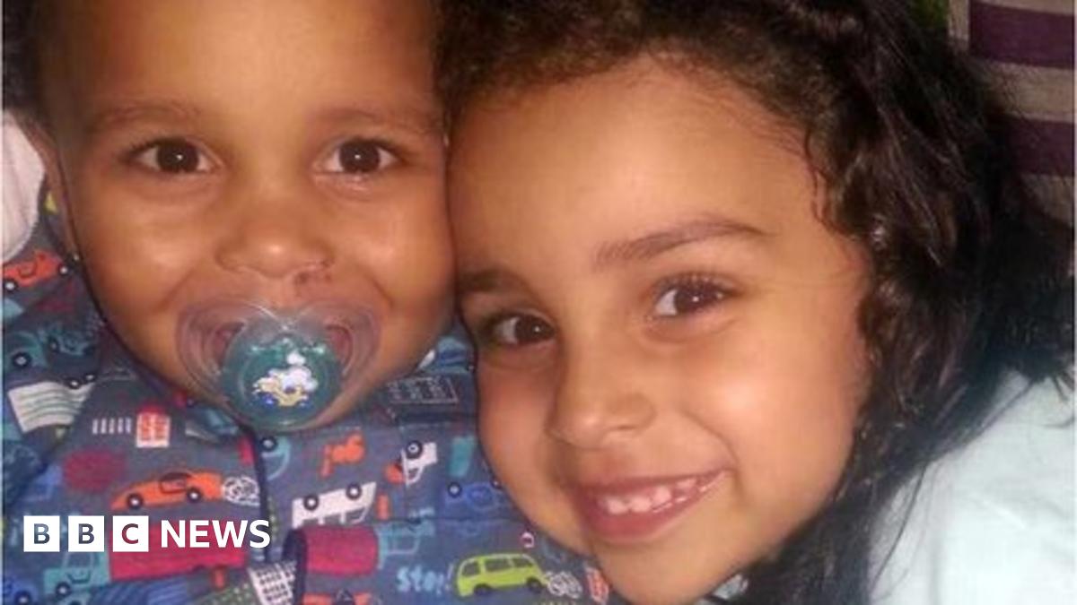 Mother appeals to husband to bring children back from Libya - BBC News