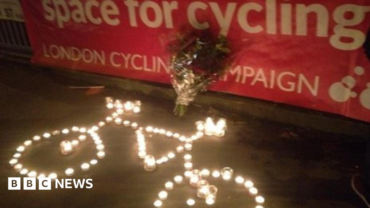 Cyclist dies in Bow Roundabout lorry collision - BBC News