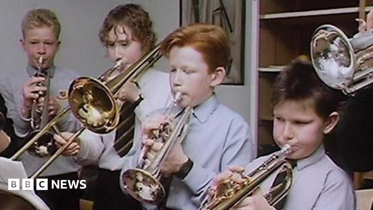 Good music education only 'for minority of pupils' - BBC News