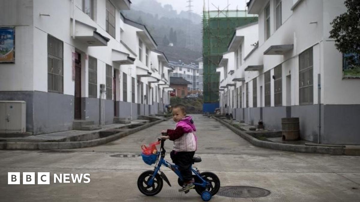 China reforms: One-child policy to be relaxed - BBC News