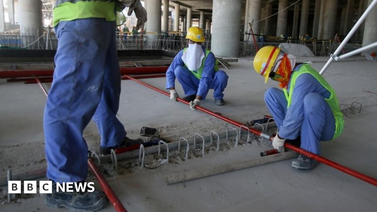 Qatar migrant workers 'treated like animals' - Amnesty - BBC News