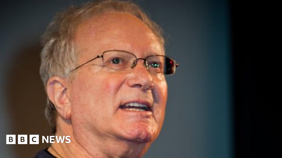 Syd Field, 'screenwriting guru', dies aged 77 - BBC News