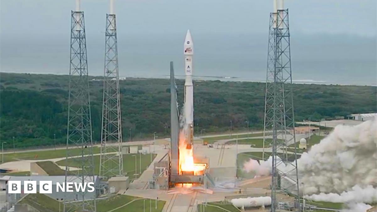 Nasa's Maven Mars mission launches - BBC News