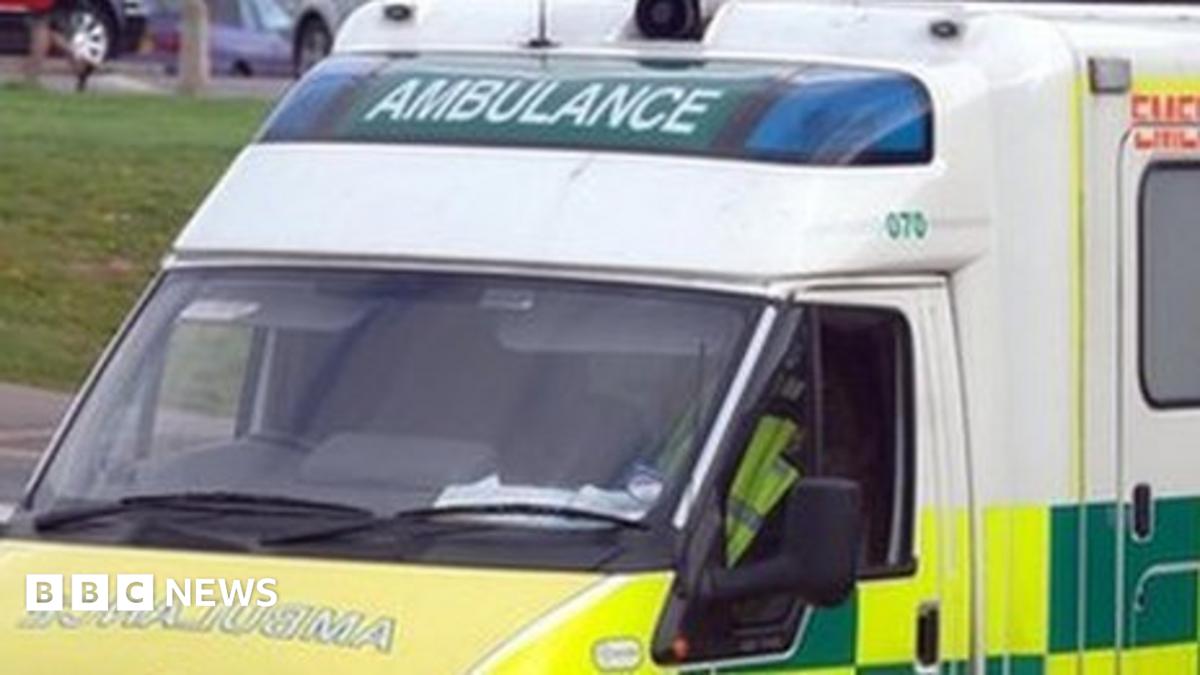 Man dies in A27 head-on collision in East Sussex - BBC News