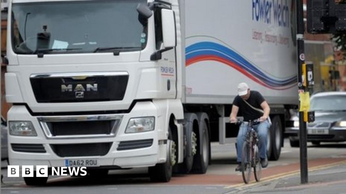 London cycle deaths: Chris Boardman wants HGV ban - BBC News
