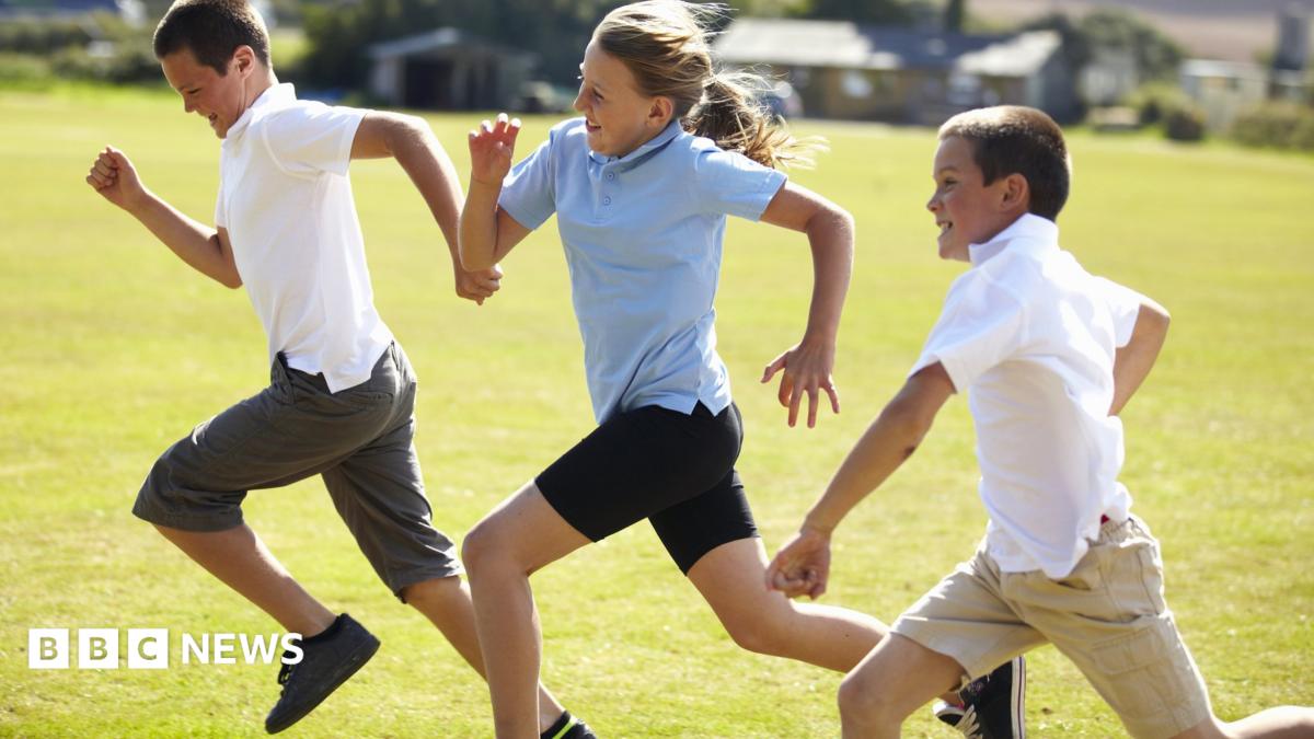 Many children 'slower runners than their parents were' - BBC News