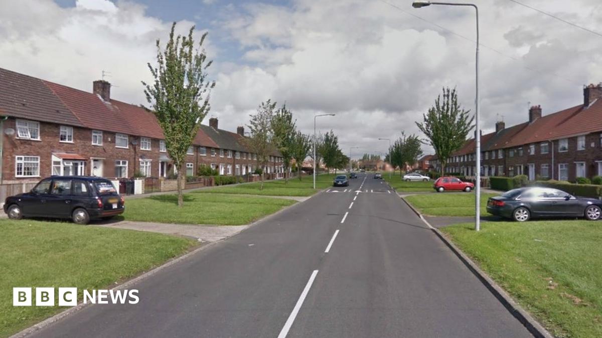 Girl, 5, burned after dress catches fire in Huyton - BBC News