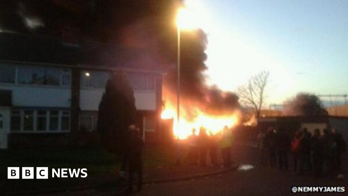 Tamworth plastics plant fire 'deliberate' - BBC News