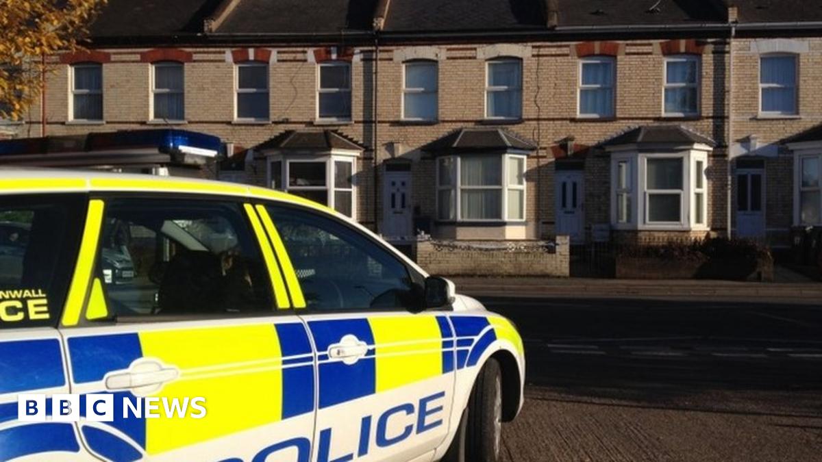 Exeter drug dealer 'dragged by killers through home' - BBC News
